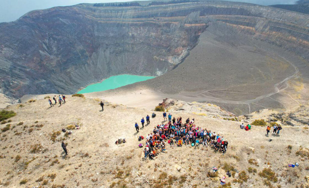 Volcán de Santa Ana: A qué altura está, Como llegar